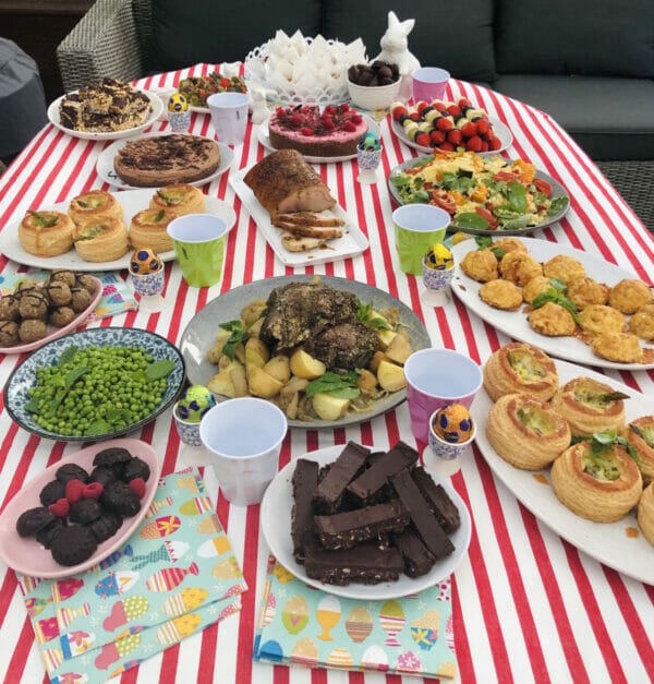 Mum makes a Healthy and HUGE Easter family feast for 10 people for ...