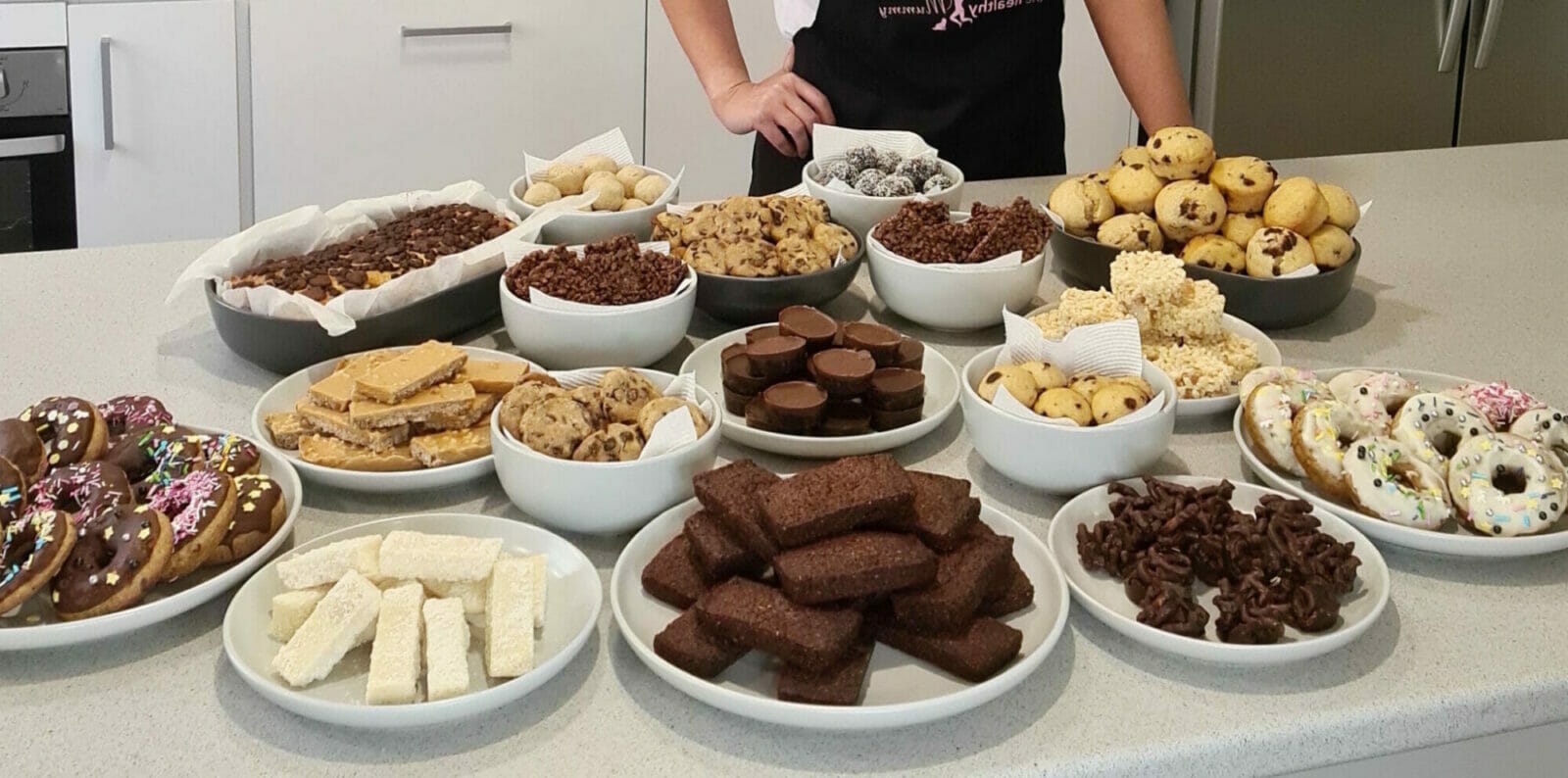 Mum saves over $212 by making 306 sweet lunchbox snacks for a whole ...