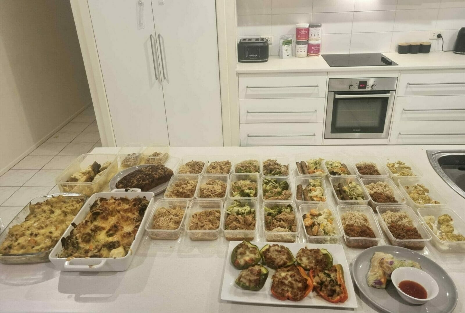Mum follows the '3 Pot Meal Plan' and pulls off this incredible meal prep!